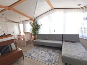 Lakes and woodlands Overstone Holiday Park, Northampton (updated prices ...