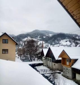 Casa de langa rau RUCAR, Rucăr – Precios actualizados 2023