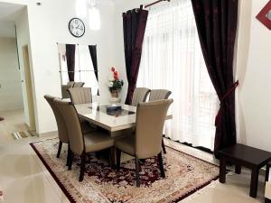 Muar Homestay [Located at Sabak Awor Seafood Court], Muar (updated ...