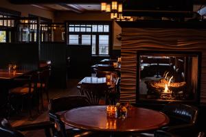 Salt Spring Inn, Ganges – Updated 2024 Prices