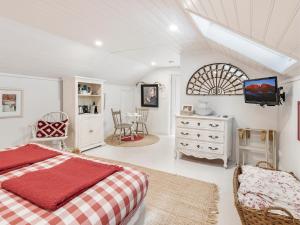 The Red Feather Inn, Launceston – Updated 2023 Prices