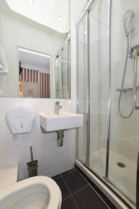 Sully Hôtel, Paris (updated prices 2025)