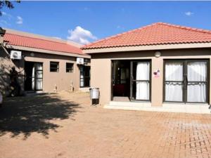 Gaediwe Guesthouse, Pudumong