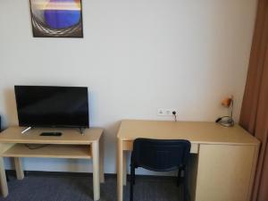 Zaliasis slenis - Self check-in hotel - Free parking, Klaipėda (updated ...