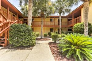 Cute PCB Condo by Lake Powell with Pool Access!, Panama City Beach ...