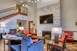 Comfort Suites Milwaukee Airport, Oak Creek (updated prices 2024)