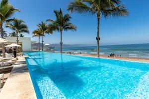 Harbor 7010 by Moikkarentals Beachfront 600MB Wifi, Puerto Vallarta ...