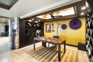 Trinity Beach Palace Luxury Estate by Belle Escapes, Trinity Beach ...