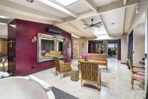 Trinity Beach Palace Luxury Estate by Belle Escapes, Trinity Beach ...