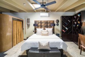 Trinity Beach Palace Luxury Estate by Belle Escapes, Trinity Beach ...