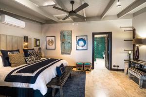 Trinity Beach Palace Luxury Estate by Belle Escapes, Trinity Beach ...