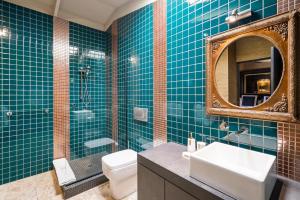 Trinity Beach Palace Luxury Estate by Belle Escapes, Trinity Beach ...