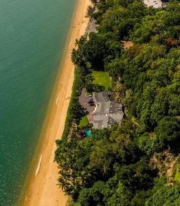 Trinity Beach Palace Luxury Estate by Belle Escapes, Trinity Beach ...