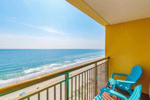 Immaculate Oceanfront Penthouse Suite With Amazing Updates!-Caravelle ...