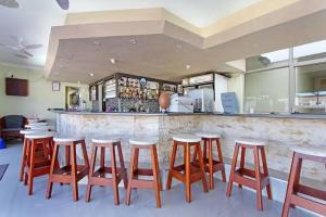 Ocean Breeze @ Hermanus Beach Club, Hermanus – Updated 2024 Prices