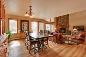 Deck and Mtn View Keystone Townhome Near Resort!, Keystone (updated ...