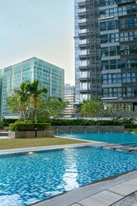 Uptown Parksuites Apartments Tower 2 BGC by PH Staycation, Manila ...