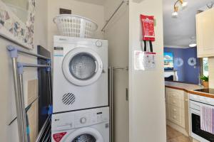 Sandhurst 5, The Entrance (updated prices 2025)