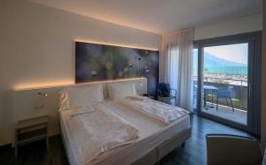 Hotel Riviera, Riva del Garda (updated prices 2025)