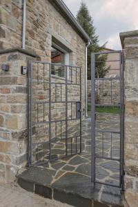 LozArt Traditional Stone House, Ellinikón (updated prices 2025)