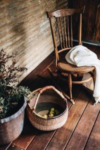 Pickers Hut - A Country Style Featured Dream Stay, Basket Range ...