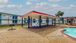 CRYSTAL PALACE RESORT, Bolivar Peninsula (updated prices 2025)