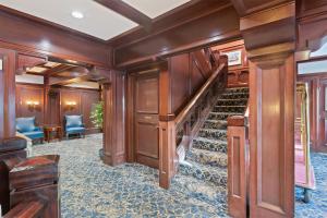 Poste Montane Lodge by East West, Beaver Creek (updated prices 2024)