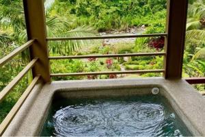 Sloth Premium Riverfront Jungle Villa with Jacuzzi and Pool, Uvita ...