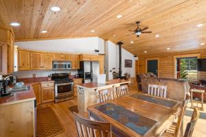 Lazy Fox Cabin, West Yellowstone (updated prices 2024)