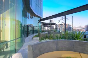 Rest Modern One Bedroom Apt at Premier Tower, Melbourne (updated prices ...