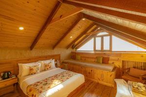 StayVista at DAAFI House with Comp Breakfast, Theog (updated prices 2025)