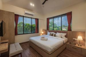 SaffronStays RiverFront Manor, 5-BDR pool villa by Pej River, Karjat ...