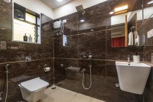 SaffronStays RiverFront Manor, 5-BDR pool villa by Pej River, Karjat ...