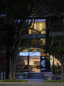 First Class Hotel by 5 Host, Medellín – Precios actualizados 2024