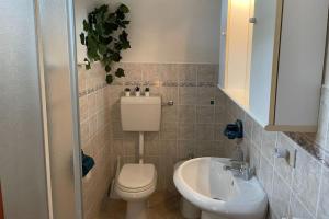 Nonna Marisa House (In the rock), Ofena (updated prices 2024)