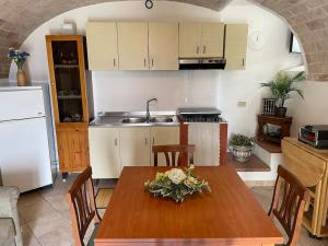 Nonna Marisa House (In the rock), Ofena (updated prices 2024)