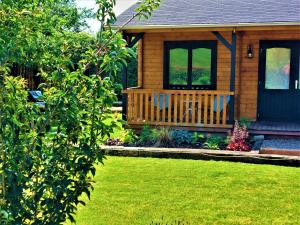 The Malvern Hills, Courtyard Cabins,Tom Cabin, Great Malvern (updated ...