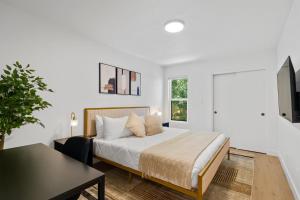 Chic Uptown Phoenix Home - Pool Table & Perfect Location, Phoenix ...
