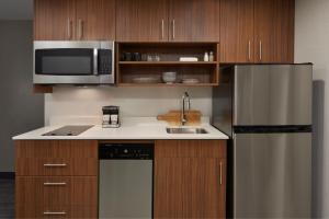 Courtyard by Marriott Kitchener, Kitchener (updated prices 2025)