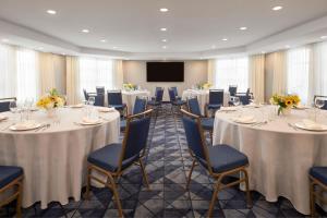 Courtyard by Marriott Kitchener, Kitchener (updated prices 2025)