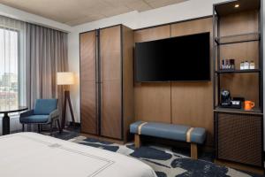 The Trade, Autograph Collection, Milwaukee (updated prices 2025)