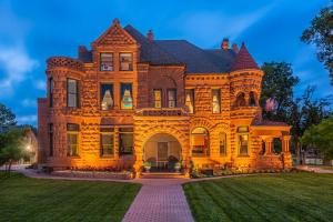 Orman Mansion - Pueblo's Most Luxurious Stay!, Pueblo – Updated 2024 Prices