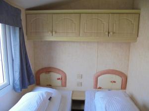 Waterside: Waterside Salisbury:- 6 Berth Large Wrap Around Veranda ...