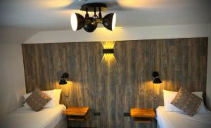 The Blue Boar, Alcester (updated prices 2025)