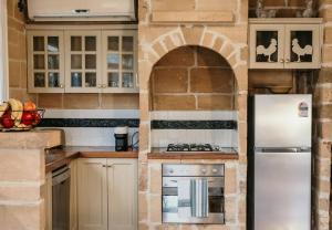 The Rose Turret, Warrnambool (updated prices 2026)