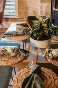 The Rose Turret, Warrnambool (updated prices 2025)