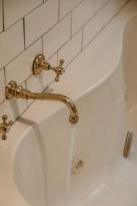 The Rose Turret, Warrnambool (updated prices 2025)