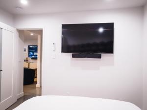 The Redline Venice, Los Angeles (updated prices 2025)