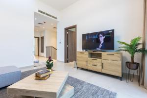 Nasma Luxury Stays - Luxury Seaside Villa with Private Pool By The Sea ...