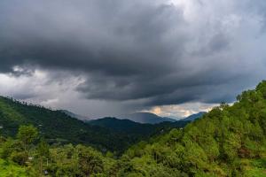 StayVista at Leopard's Creek with Pool, Solan (updated prices 2025)